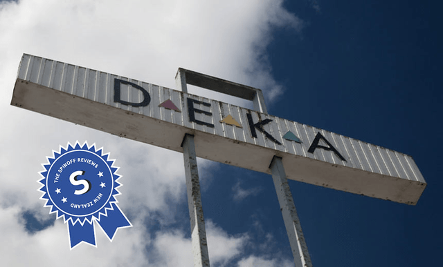The Spinoff reviews New Zealand #15: the Huntly DEKA sign | The Spinoff