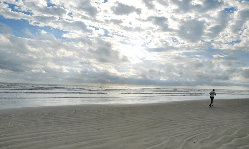 The Friday Poem: ‘Jogging’ by Maggie Rainey-Smith | The Spinoff