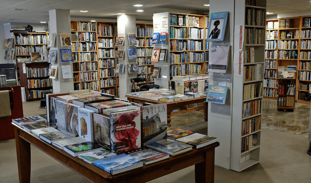 An ode to the joy and persistence of secondhand bookstores | The Spinoff