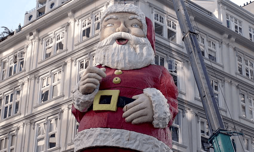 Haters back off: Auckland’s giant Santa is awesome | The Spinoff