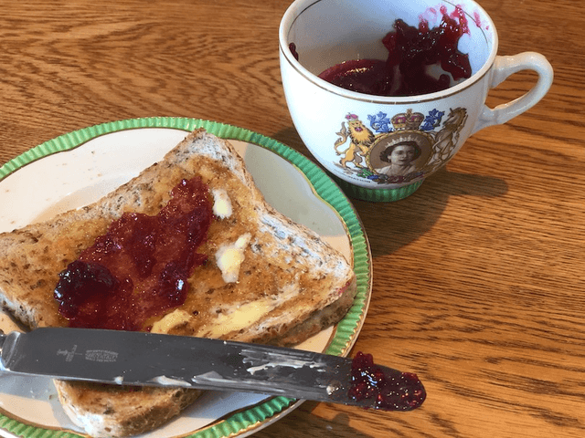 Why the humble guava is worth the palaver | The Spinoff