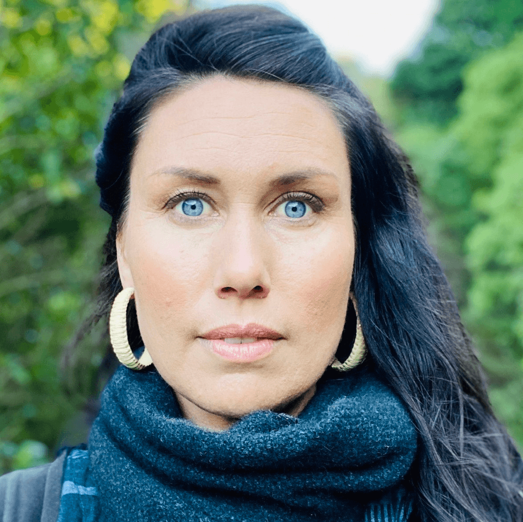 Between ‘Birdspeak’ and ‘The Artist’: Arihia Latham and Ruby Solly in ...