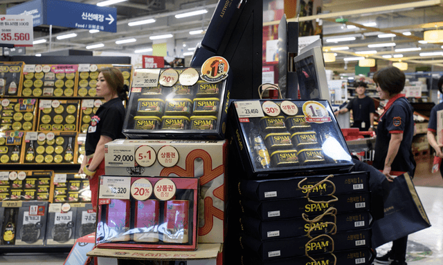 Asian food cultures and Spam: a love story for the ages | The Spinoff
