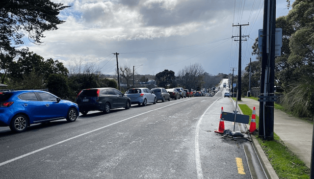 Testing hard and early: Tales from Auckland’s colossal Covid car queues ...