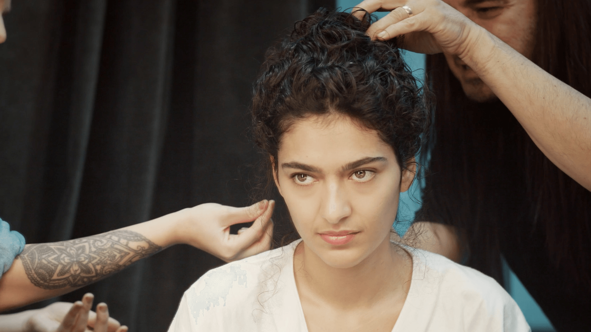 Roxie takes her monobrow into the modelling world | Hair Now | The Spinoff