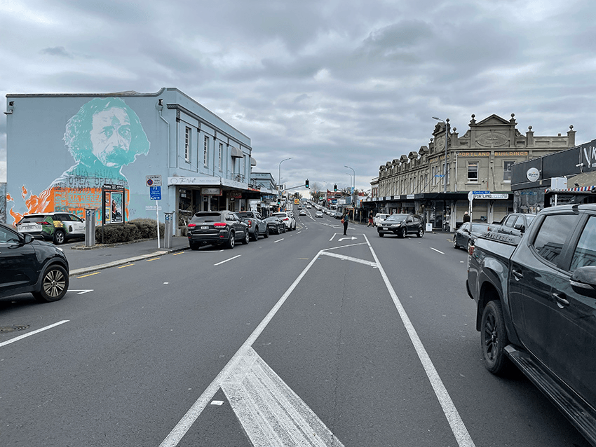 Comparing the glowing international review of Kingsland with reality ...