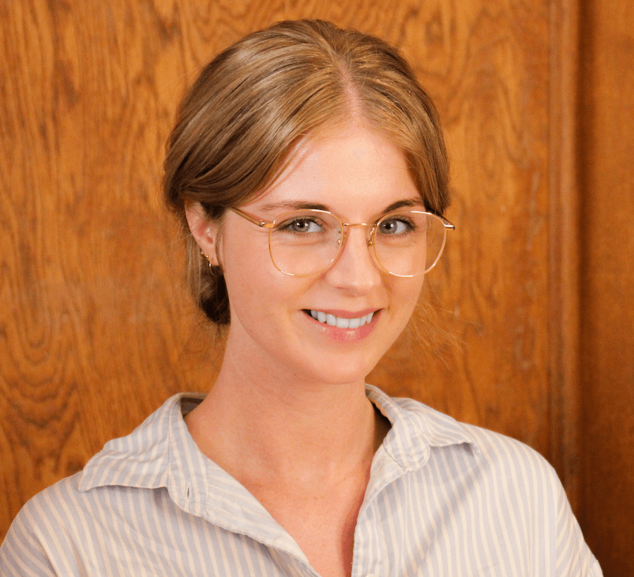 Meet the New Zealand girl behind the creepy viral M3GAN dance | The Spinoff