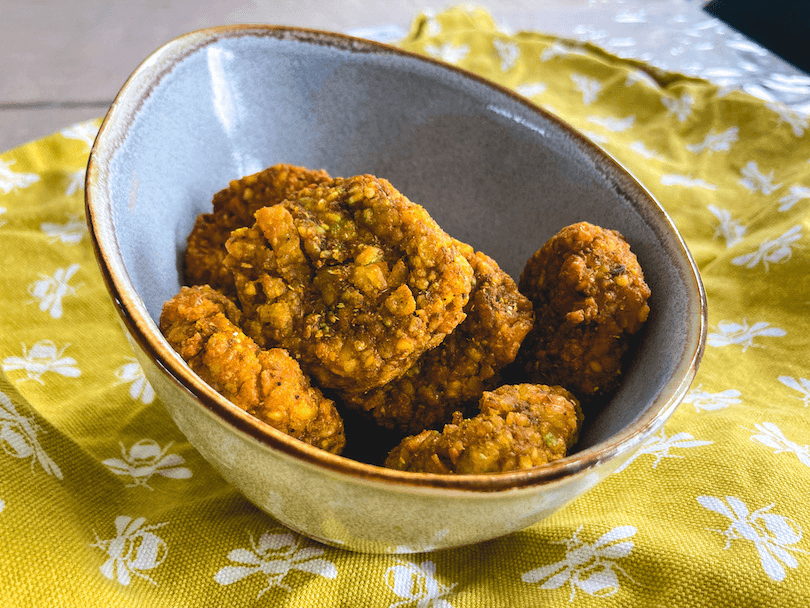 A beginner’s guide to the deep-fried deliciousness of pakora | The Spinoff