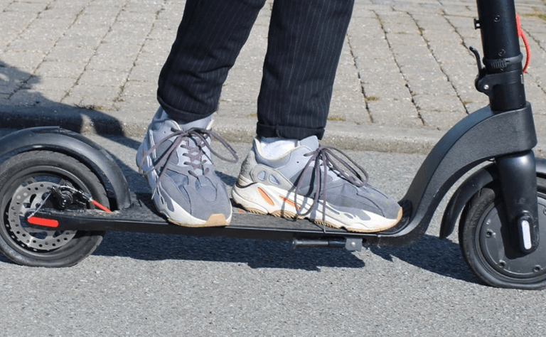 How to ride an e-scooter | The Spinoff