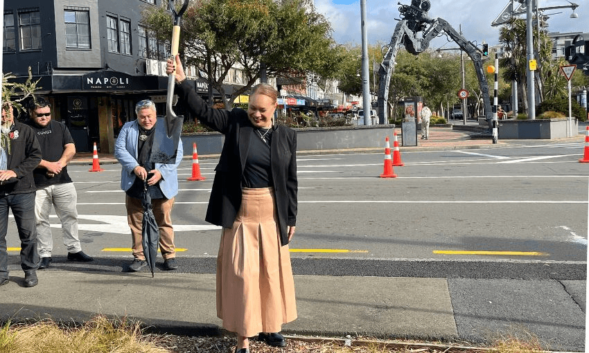 The mayors, the media man and the mystery shrouding Upper Hutt’s ...