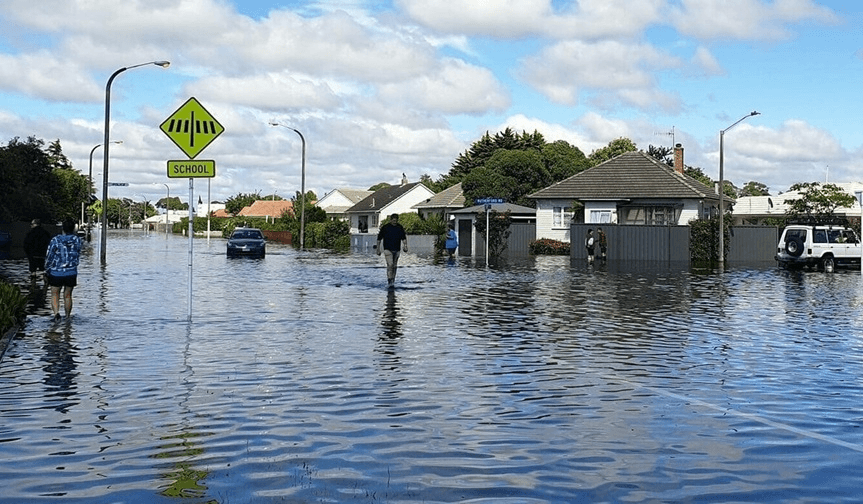 The Friday Poem: ‘Flood’ by Louise Wrightson | The Spinoff